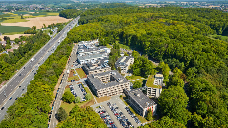 Amerikaans chemiebedrijf Huntsman in Everberg dreigt te sluiten: 400 ...