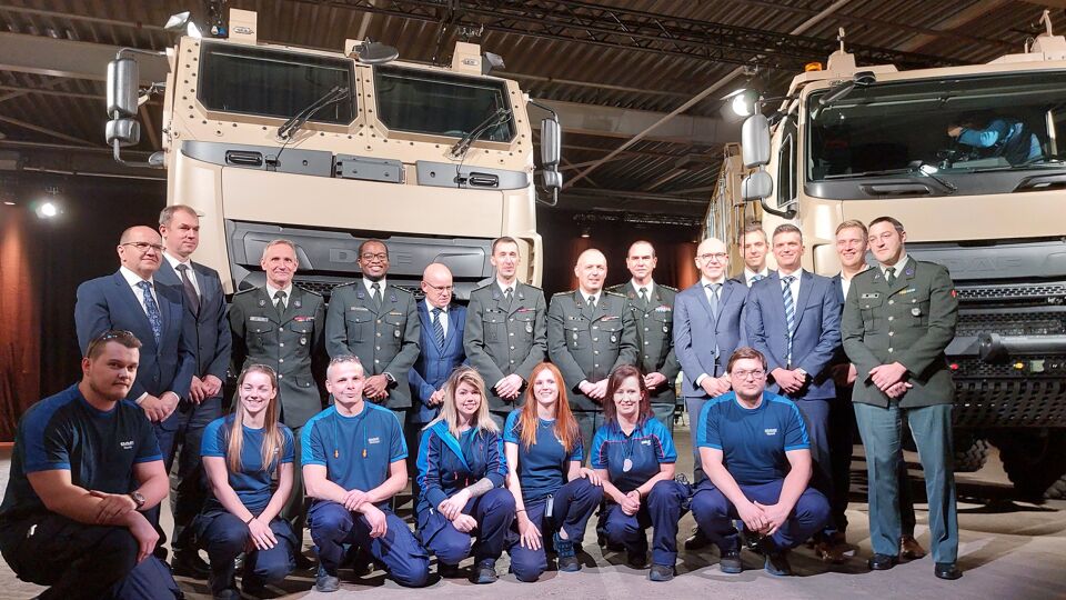 Eerste deel van bijna 900 trucks voor Belgisch leger overhandigd bij ...