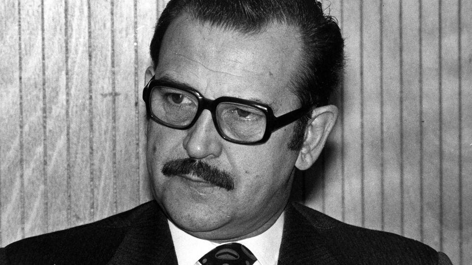 Moord, omkoping en zelfverrijking: hoe "parvenu's" en schandalen de PS ...