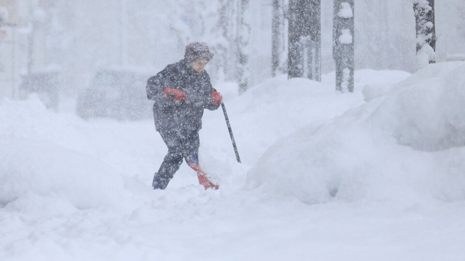 Aantal doden door "sneeuwstorm van de eeuw" in Noord-Amerika blijft ...