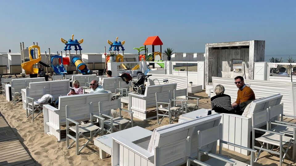 Geen verbod meer op muziek in strandbars in Knokke-Heist vanaf 2023 ...
