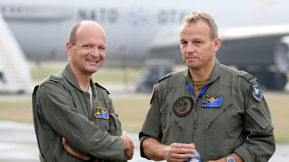 "Sire, er zijn geen generaals meer": nooit geziene pensioneringsgolf ...