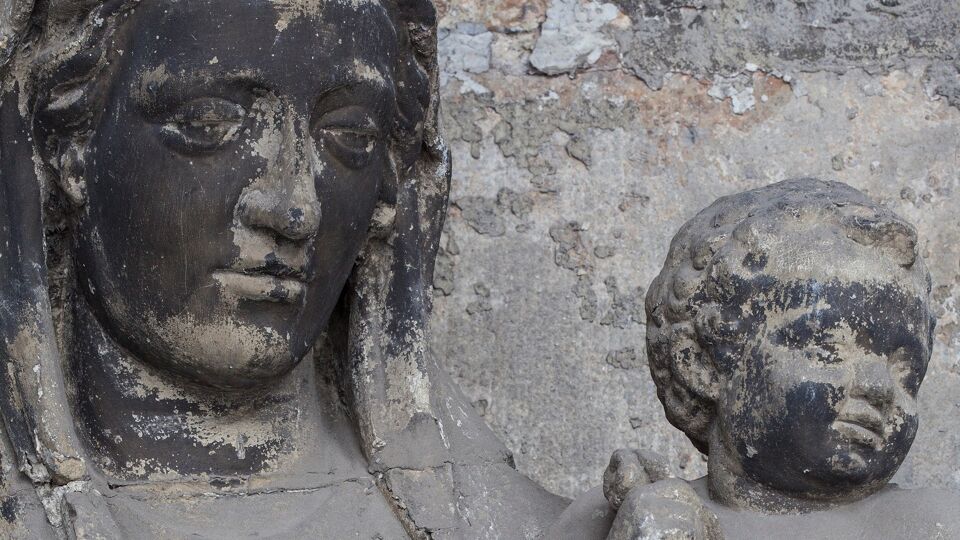 Middeleeuws beeld Onze-Lieve-Vrouw van de Zieken in Doornik wint tweede ...