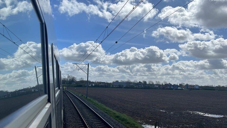 Treinverkeer tussen De Panne en Lichtervelde onderbroken na ongeval, 70 ...