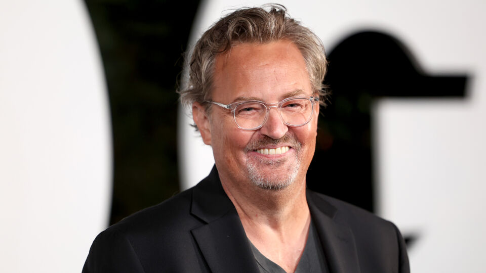 5 mensen aangeklaagd in onderzoek naar dood Matthew Perry: "Breed ...