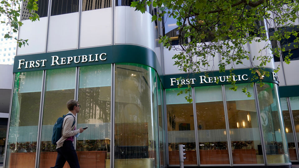 Grootste Amerikaanse bank JPMorgan Chase neemt noodlijdende First ...