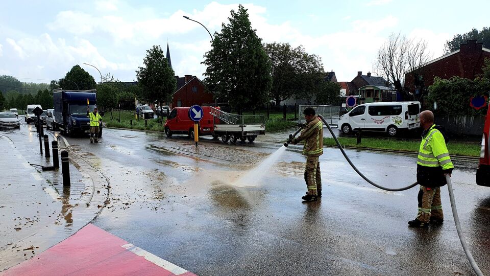 Zwalm plaatst dwarsroosters om modderstromen op te vangen: "Modder op ...