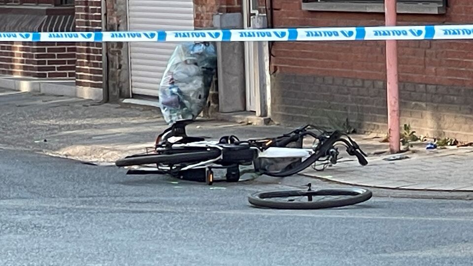 Fietser komt om het leven na aanrijding met auto in Sint-Niklaas | VRT NWS: nieuws