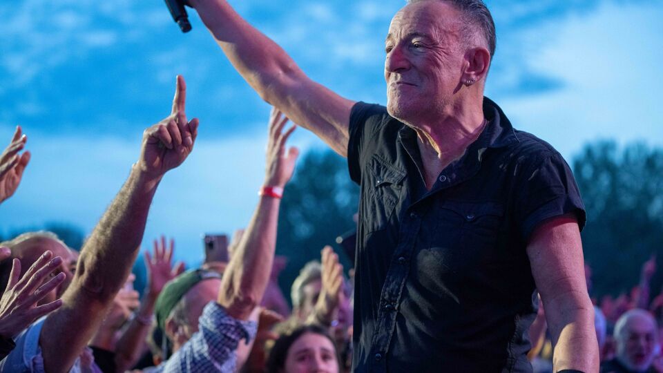 "Over de grens" door Jan Theuninck | VRT NWS: nieuws