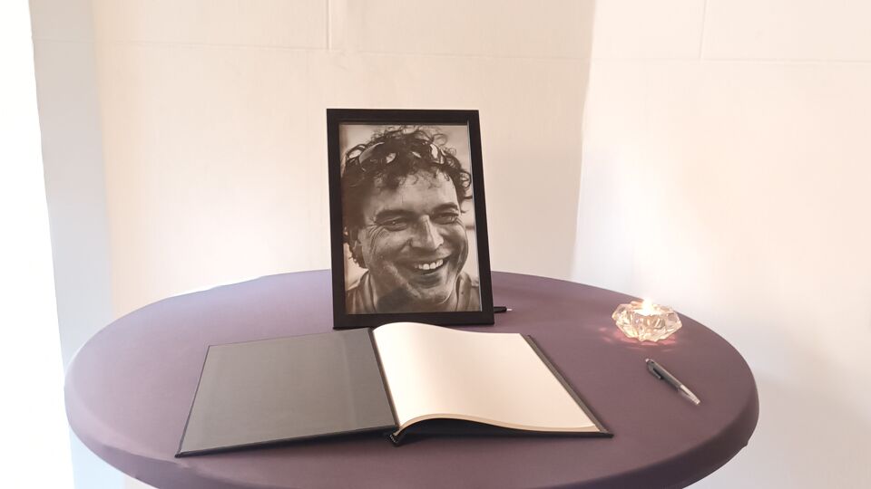 Beersel opent rouwregister na plotse dood ex-Rode Duivel Stéphane Demol ...