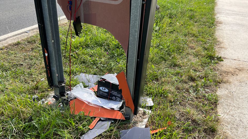Quadrijder breekt nekwervel na zware val in gracht: "Reed onder invloed ...