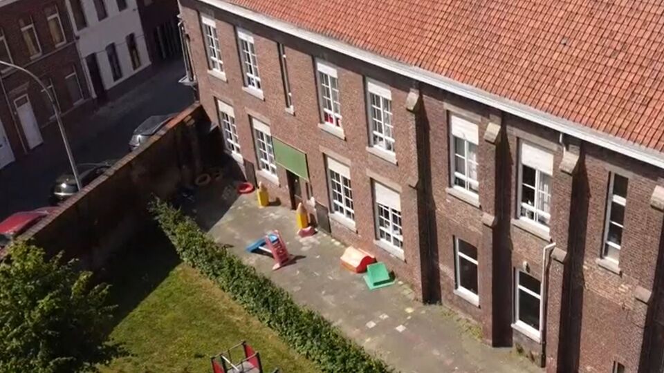 Kleuterschool in Wervik gaat gebouw met scheuren afbreken tijdens ...