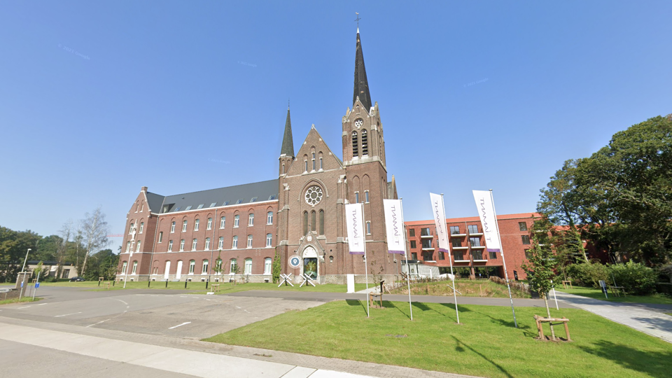 Curators Triamant Bree willen flats leeg tegen eind november: stad schakelt advocaat in | VRT ...