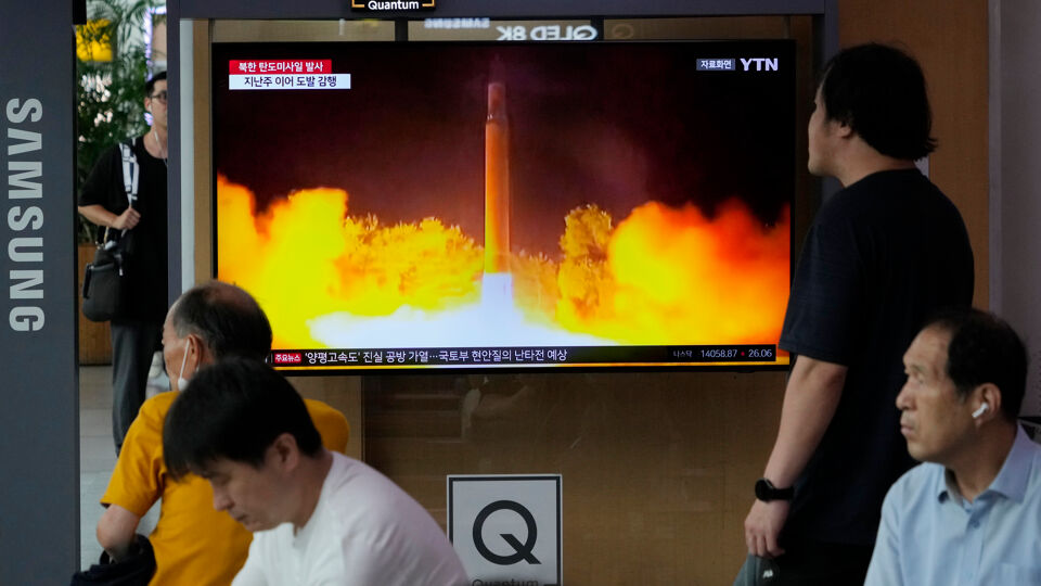 Noord-Korea heeft twee ballistische raketten afgevuurd, volgens Zuid ...