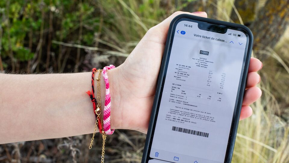 Wie een ticket of factuur wil aan de kassa in Frankrijk, moet er ...