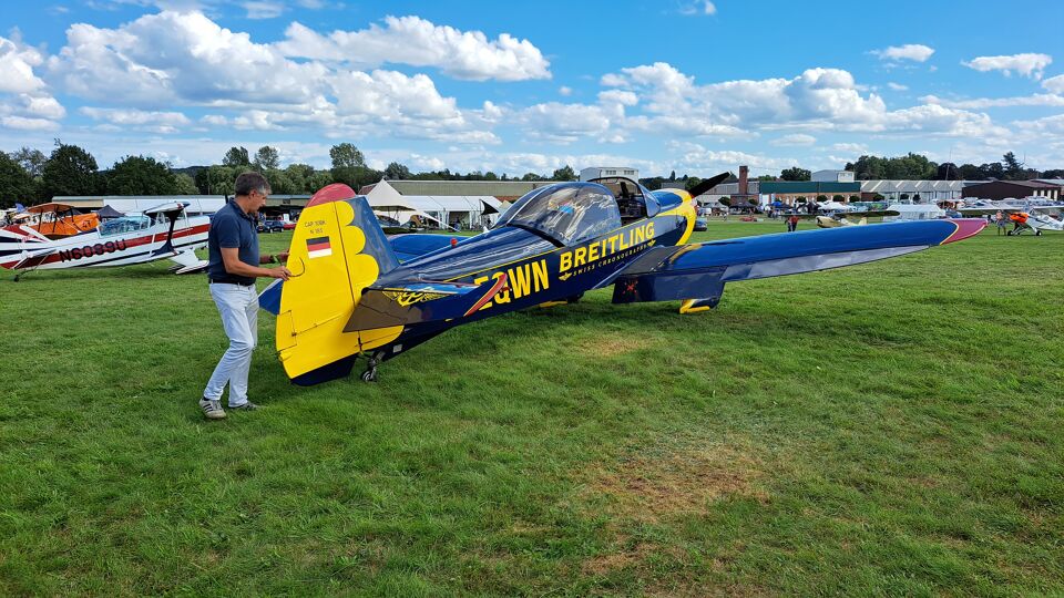 Oldtimers en vliegtuigen in overvloed bij het Fly & Drive-in event in ...