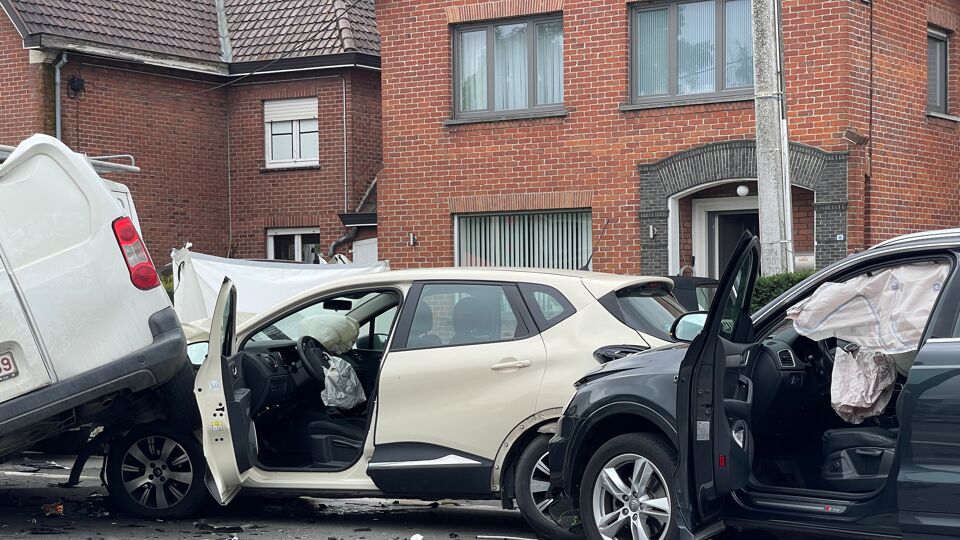 Flakkagebruiker uit Houthulst veroordeeld voor geweld tegen politie | VRT NWS: nieuws