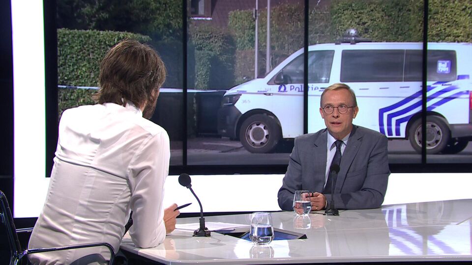 Wetstraatwatcher Ivan De Vadder over plasincident minister Van ...