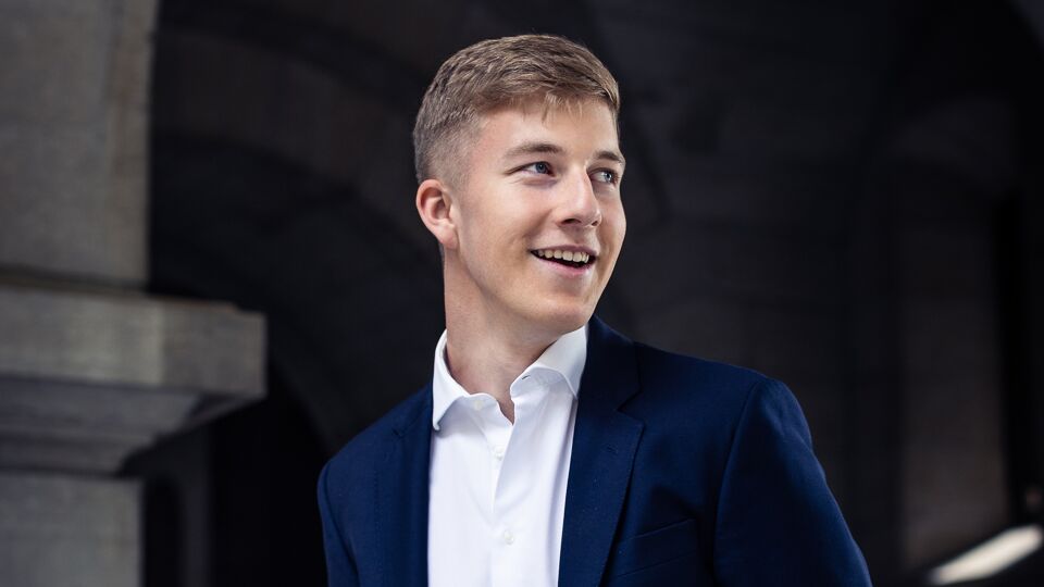 Prins Emmanuel (18) afgestudeerd aan International School of Brussels ...