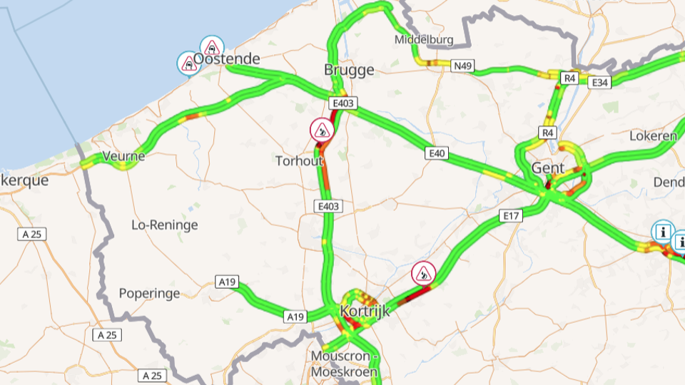 Dubbele kettingbotsing in Torhout, fileleed op E403 tussen Kortrijk en Brugge | VRT NWS: nieuws