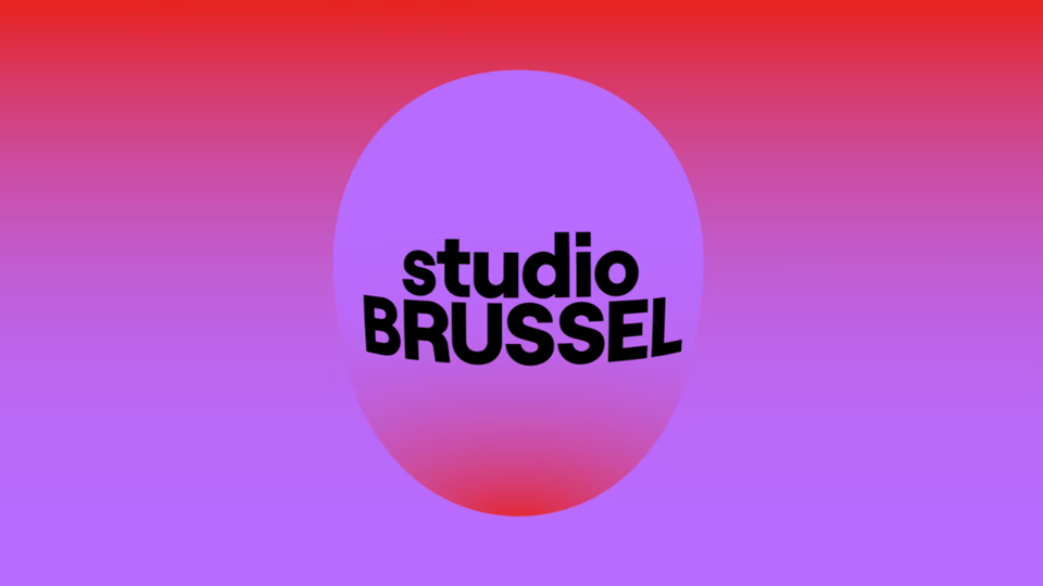 Studio Brussel onthult nieuw logo tijdens uitzending in Sportpaleis | VRT NWS: nieuws