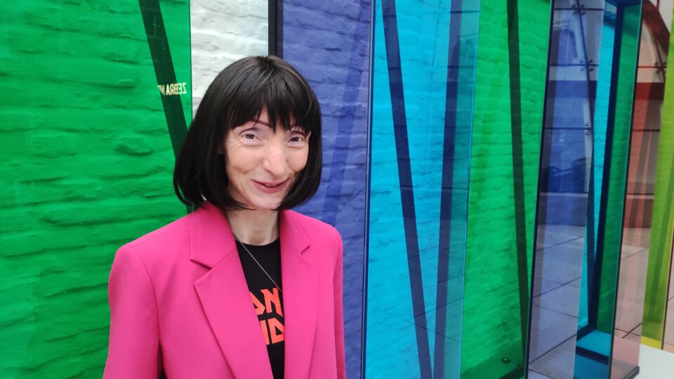 Dichteres Delphine Lecompte krijgt in Gent de Louis Paul Boonprijs ...