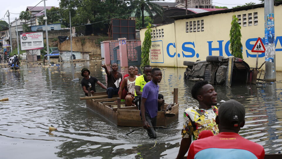 Vranckx - Onze lompen in Ghana | VRT NWS: nieuws