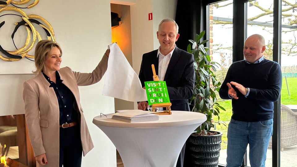 Sint-Truiden stelt nieuwe toeristische gids voor: "fruitbeleving staat ...