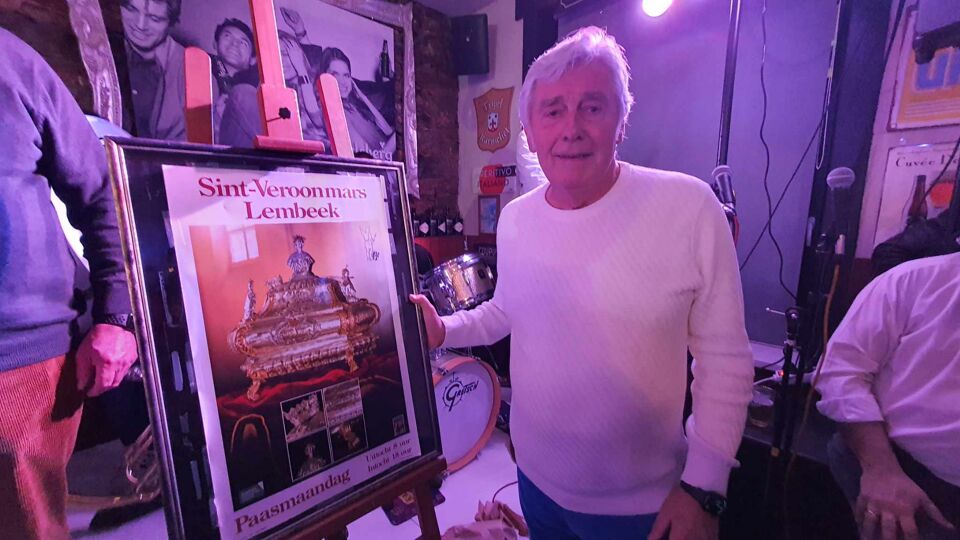 Initiatiefnemer "paasaffiche" in Lembeek houdt het na 35 jaar voor ...