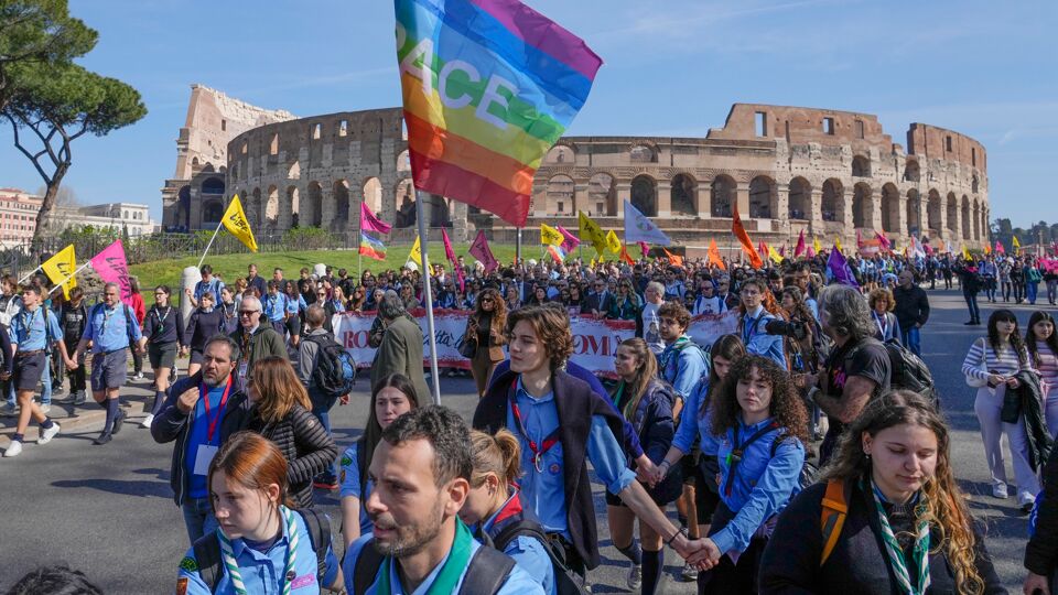 Tienduizenden mensen komen in Rome op straat tegen de maffia: "Ze doodt ...