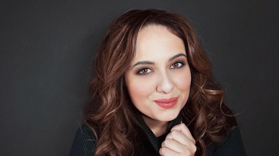 Influencer Jamilla Baidou uit Antwerpen mag niet meer autorijden omdat ze filmpjes maakte in de ...