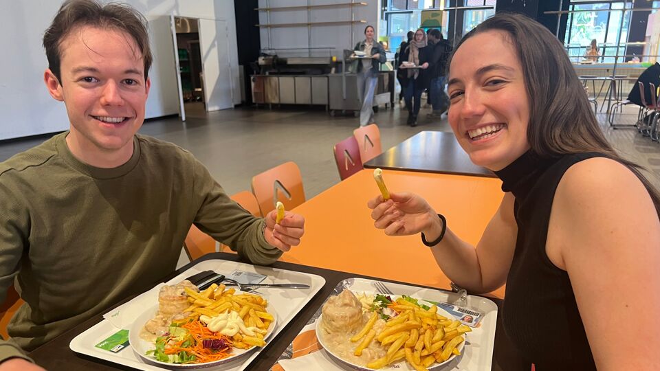 Na 6 jaar opnieuw frietjes in studentenrestaurant Alma 2 in Leuven ...