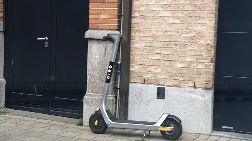 Nieuwe deelsteps in Kortrijk: "Steps zijn uitgerust met AI waardoor ze ...