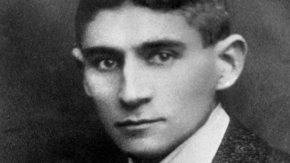 Waarom Franz Kafka 100 jaar na zijn dood nog altijd zoveel jongeren ...