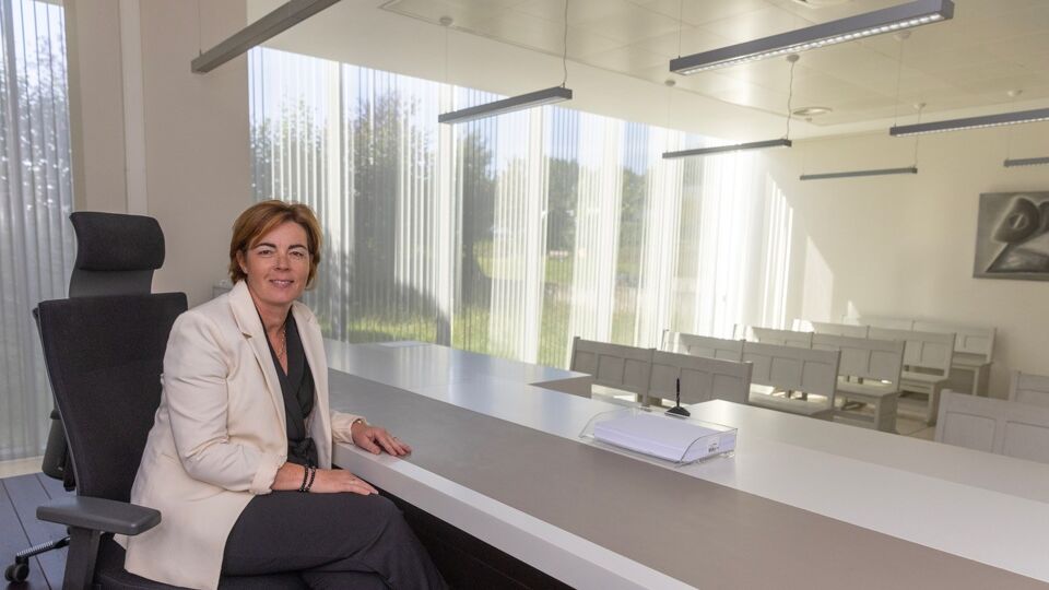 In Waregem, Harelbeke, Deerlijk en Nieuwpoort telt 'Patsy' de papieren ...