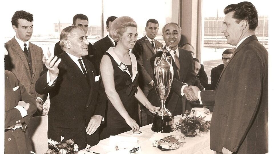 Hoe werden de 'Poeders Mann' zo verslavend populair? | VRT NWS: nieuws