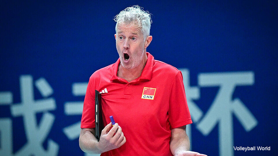 Geklopt door China van Vital Heynen: Red Dragons grijpen naast ticket ...