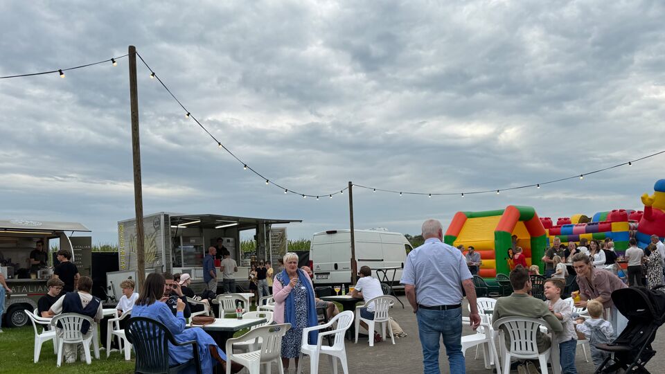 "Wisten zelfs niet dat we familie zijn van elkaar": groot familiefeest ...