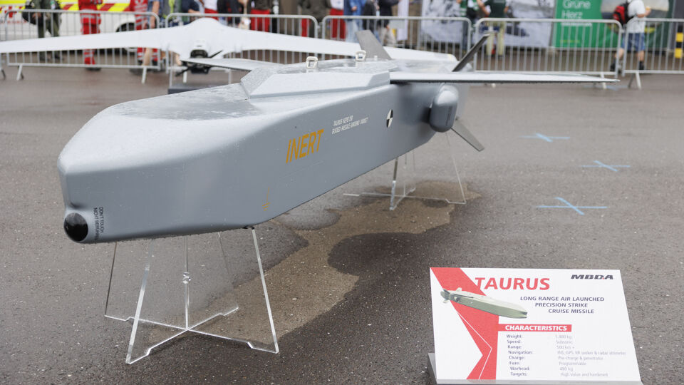 Terwijl Rusland verder oprukt, toont Oekraïense leger tekenen van ...