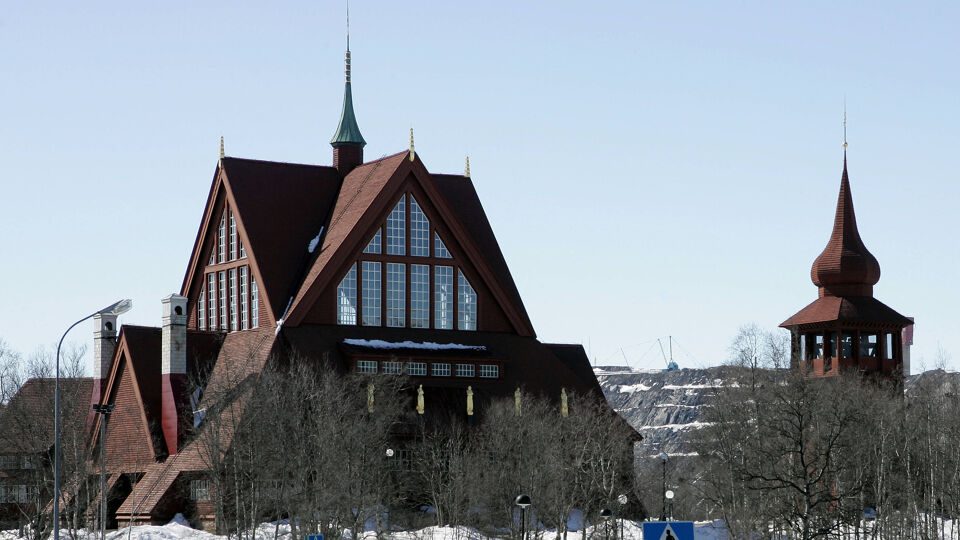 Verhuizing van Zweedse mijnstad Kiruna gestart (en historische gebouwen ...