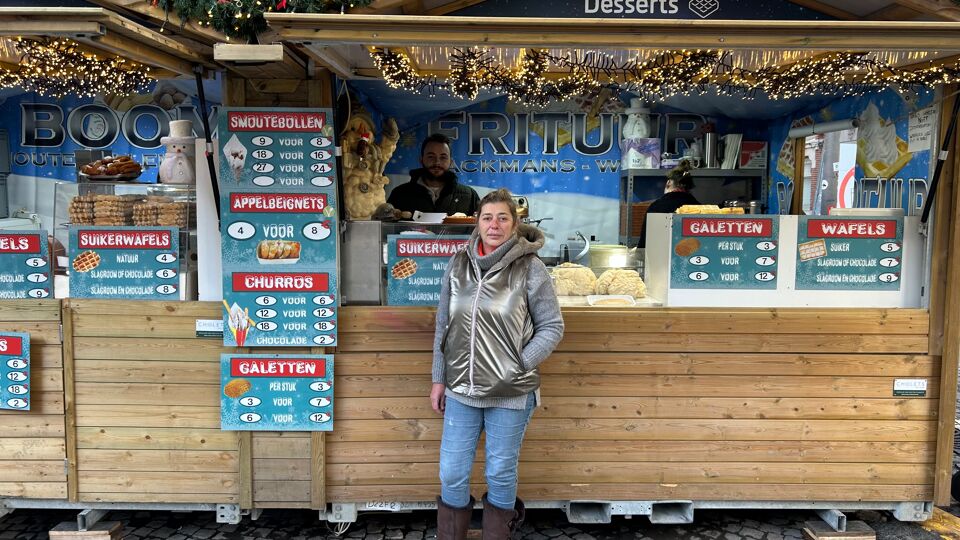 Marktkramers Hendrik Conscienceplein in Antwerpen klagen voor tweede ... Marktkramers Hendrik Conscienceplein in Antwerpen klagen voor tweede ...