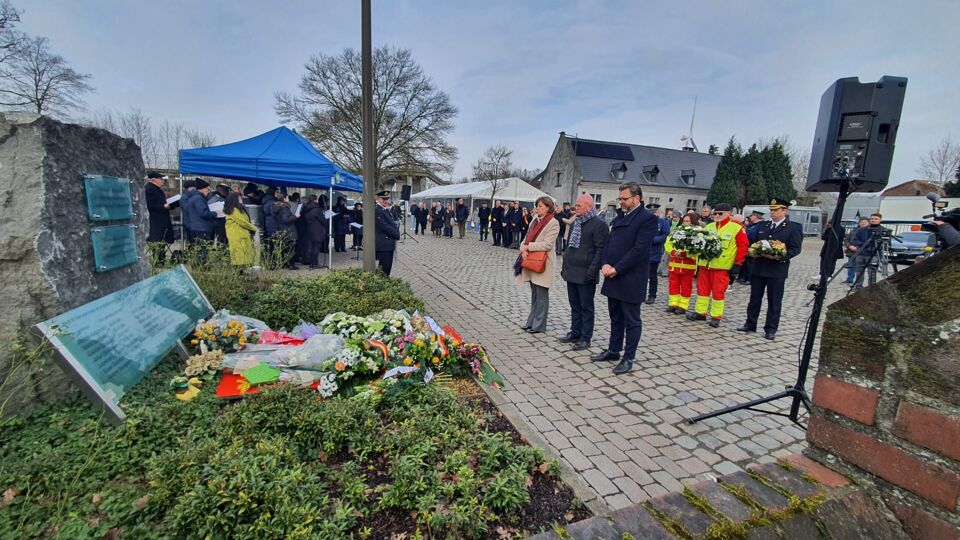 Treinramp in Buizingen 15 jaar geleden met plechtige ceremonie herdacht ...