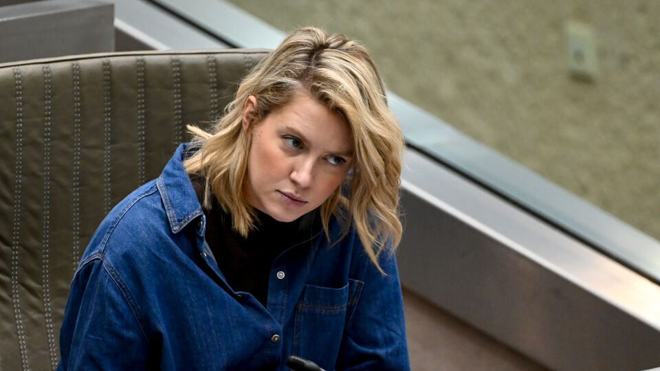 Qui est Els van Doesburg (35 ans), la plus jeune bourgmestre d’Anvers ...