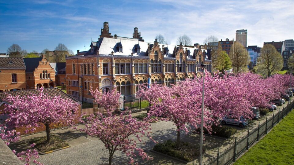 UGent verkoopt bekende campus aan Bijloke: "Te duur om zelf verder te ...