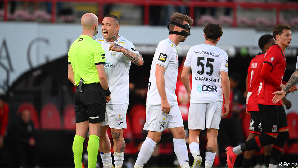 "Hij bakt er geen ei van": Radja Nainggolan moet voor disciplinair ...