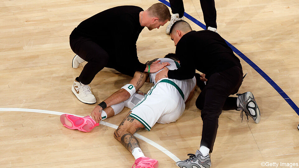 Mokerslag voor Boston Celtics: sterspeler Jayson Tatum is maanden out ...