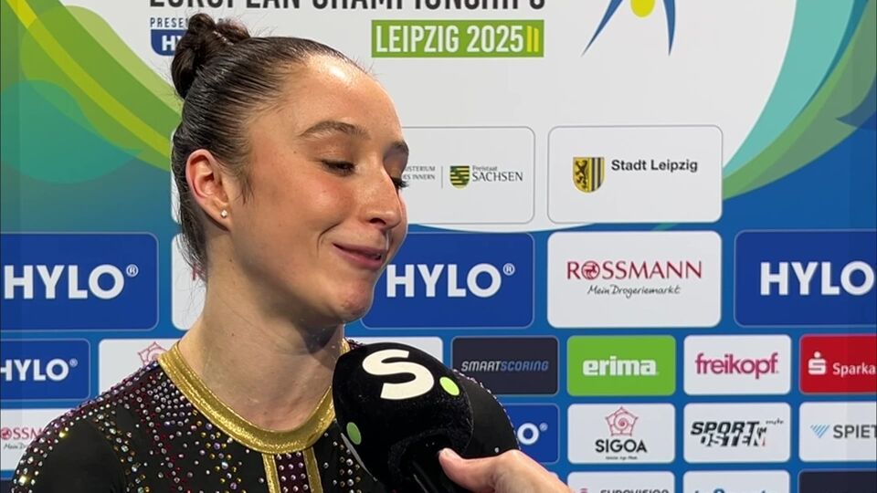 Nina Derwael (brug en balk), Lisa Vaelen (sprong) en Jade Vansteenkiste ...