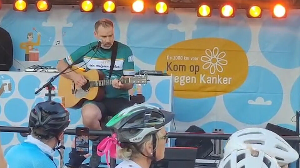 1.000 km voor Kom op tegen Kanker rouwt om Ludo Dierckxsens bij start ...