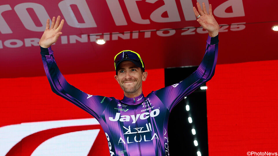 Wielertransfers: Ineos Grenadiers trekt met Sam Welsford dan toch de ...