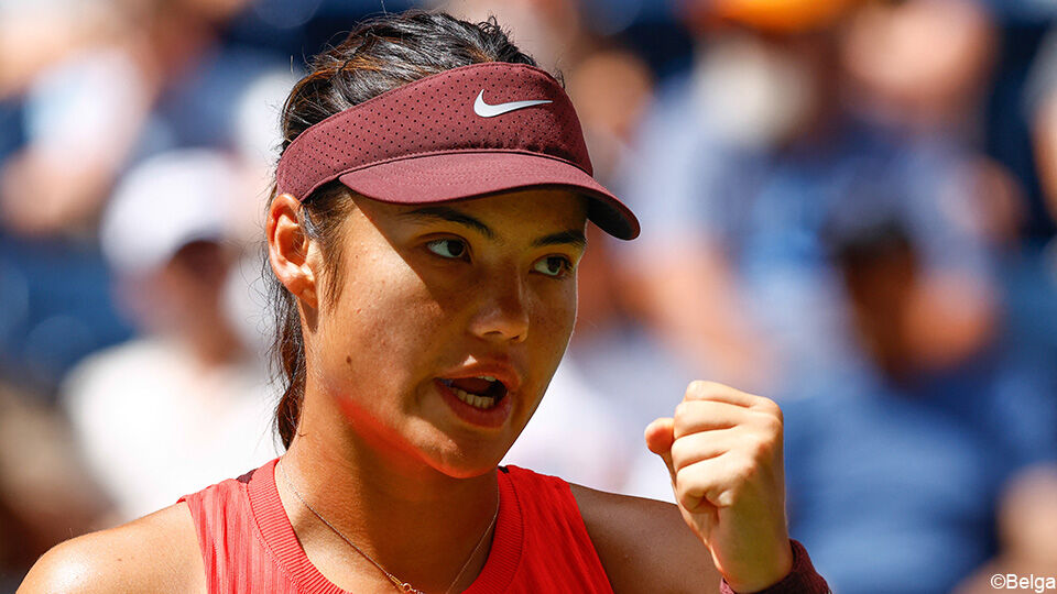 De ban is gebroken: Emma Raducanu wint eerste wedstrijd op US Open ...